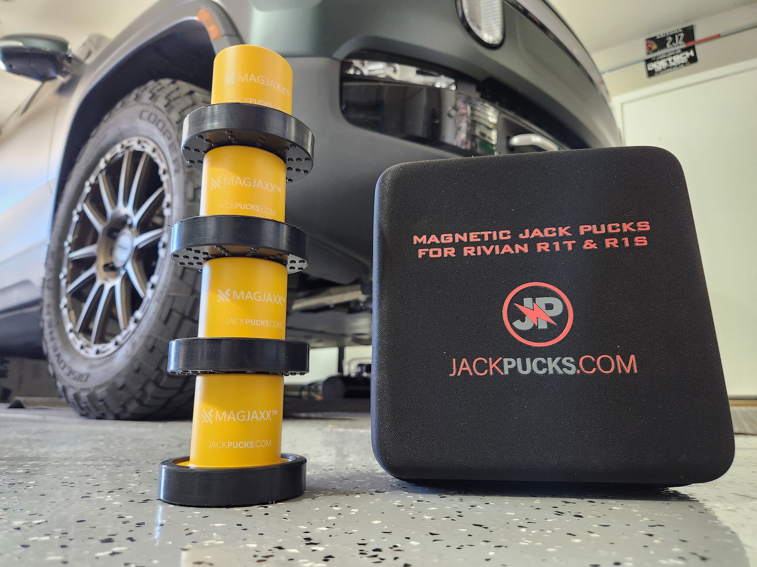 Rivian Magnetic Jack Puck Adapter Kit for Rivian R1T and R1S W/case for ...