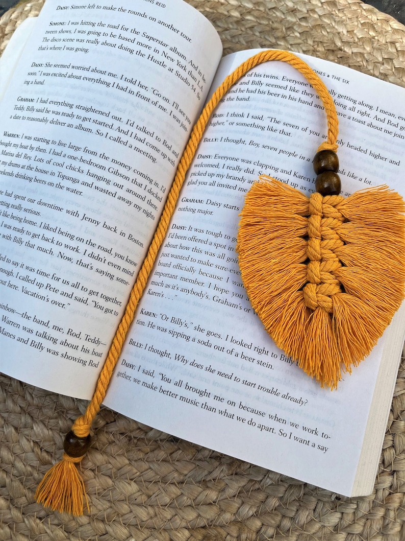 Macramé Leaf Bookmark | Macramé Feather Bookmark | Macramé Boho ...