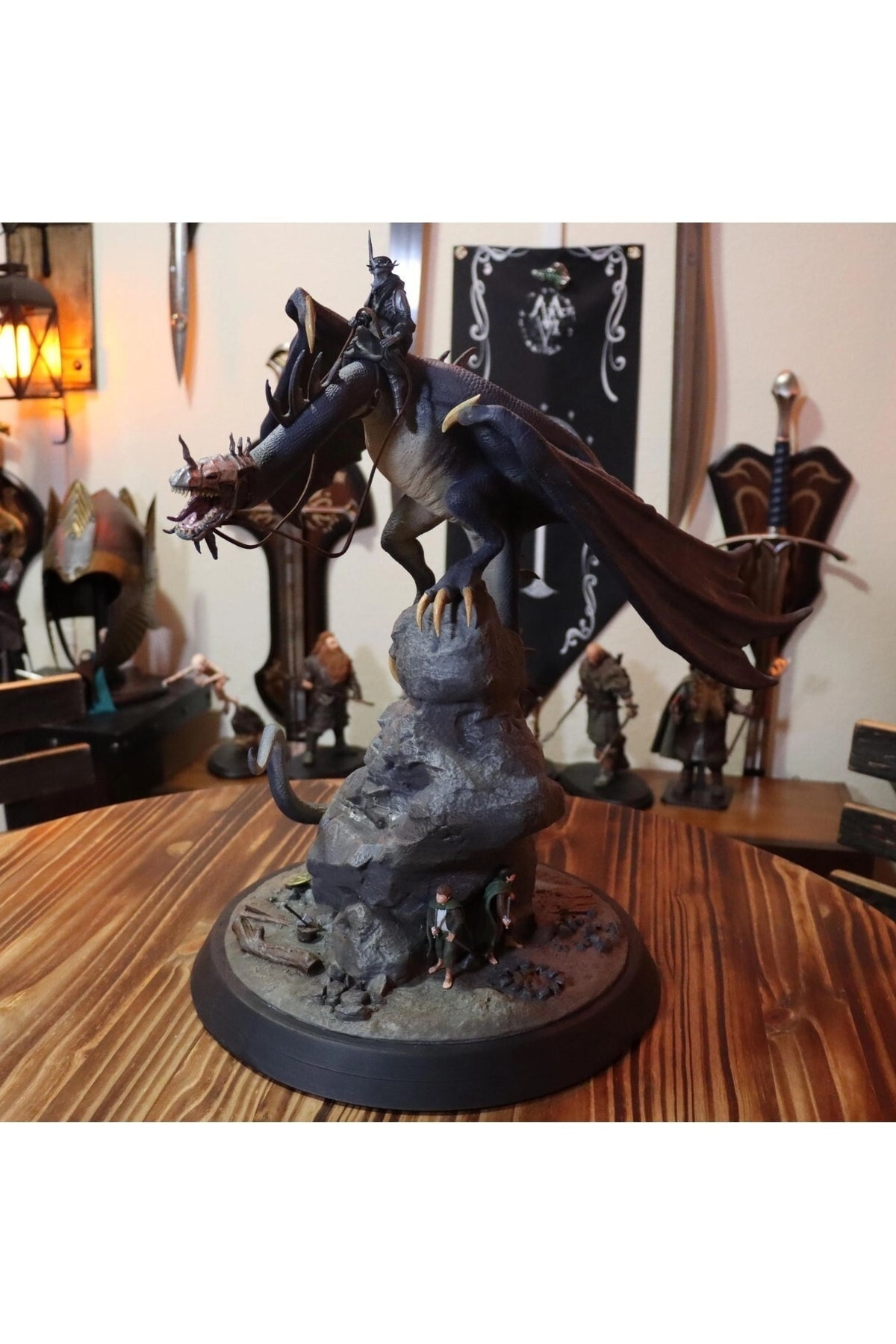 Diorama Nazgul Lord of the Rings Lotr Nazgul Fell Beast Frodo and Sam ...