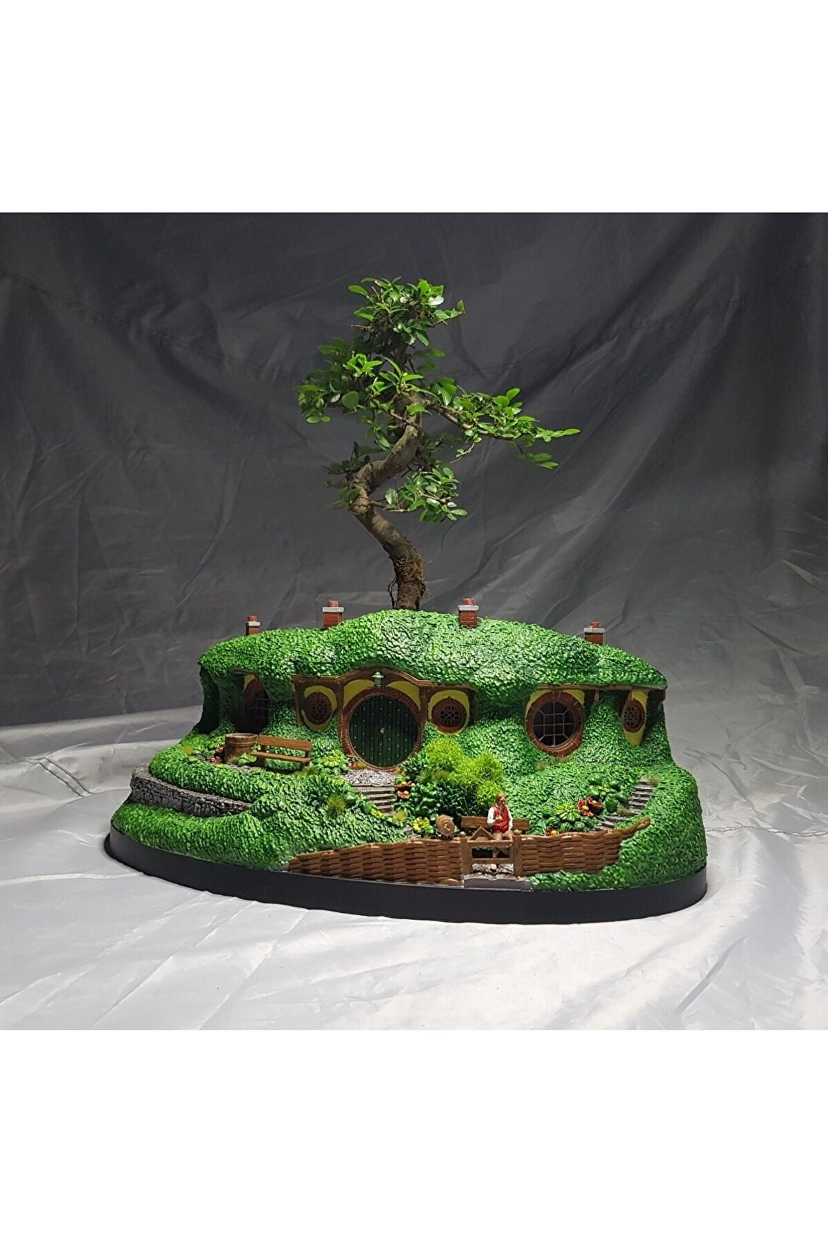 The Hobbit House Bilbo Frodo Baggins Painted Figure Vase - Etsy