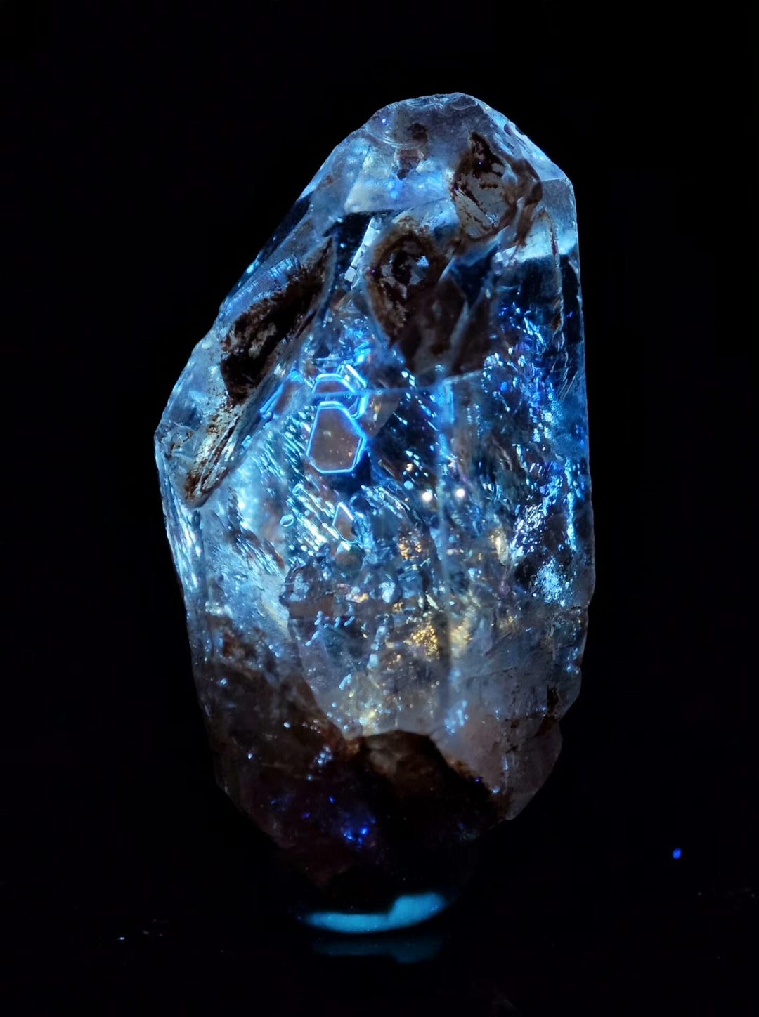 Elestial Quartz Crystal, Natural Window Elestial, Fluorescence Skeletal ...