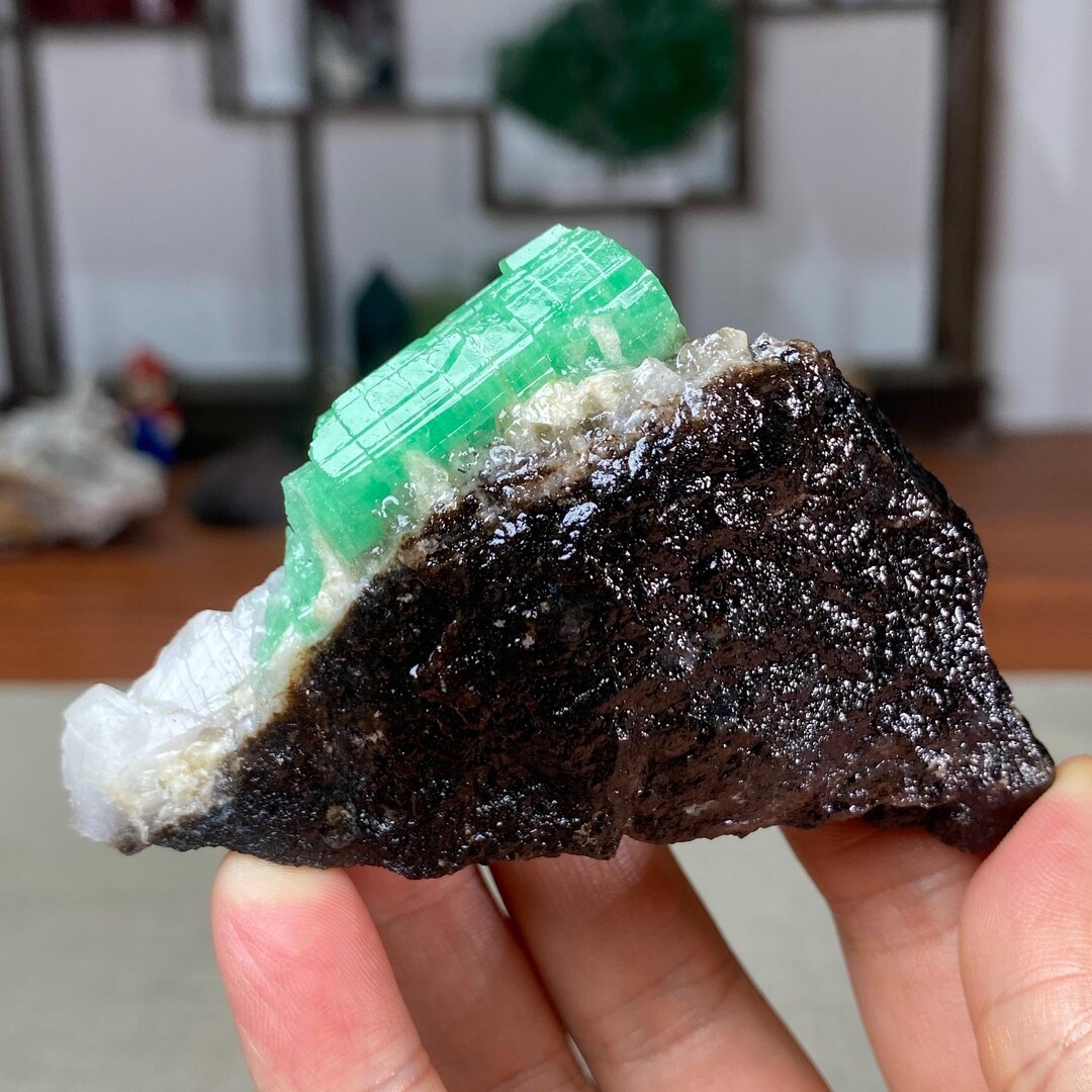 Beautiful Raw Green Emerald Gemstones, Emerald Raw Rock Quartz Crystal ...