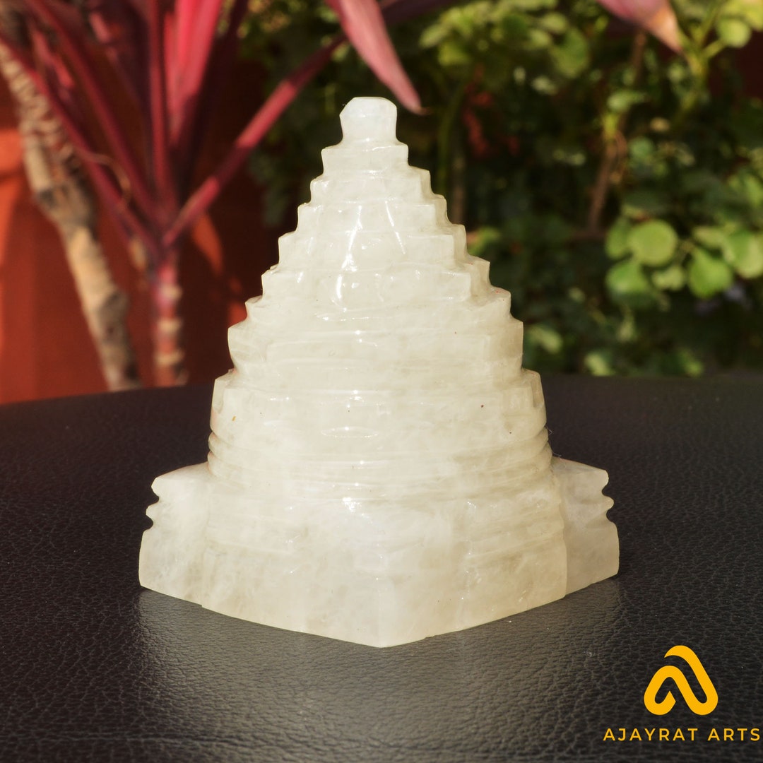 Shree Yantra, Crystal Quartz Yantra, 195 Gram Vaastu Shree Yantra ...