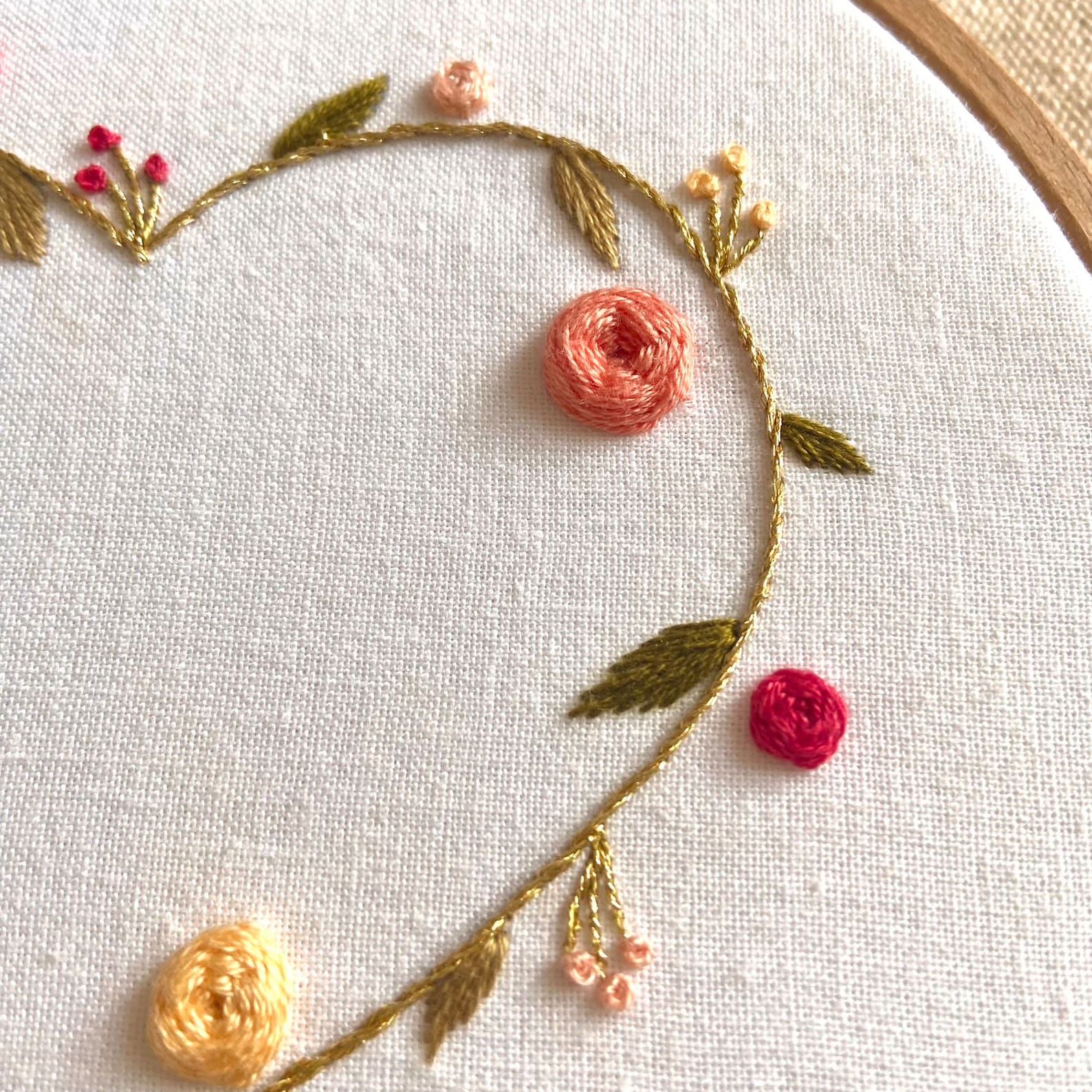 Gold Flower Heart Wreath Embroidery Pattern - Pdf/digital Pattern - Etsy