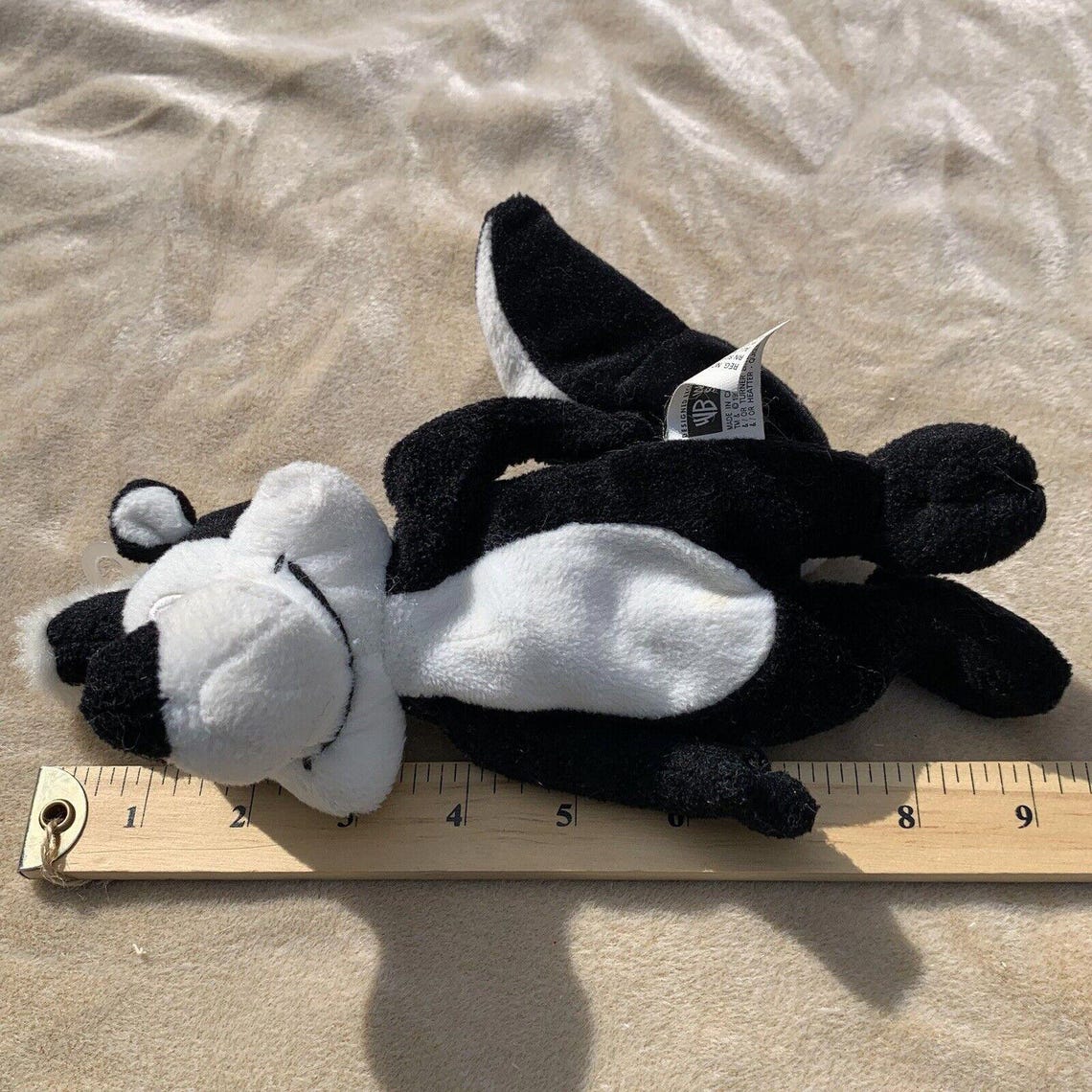 Vintage 1998 Warner Bros Pepe Le Pew 9 Bean Bag Plush Stuffed Animal ...
