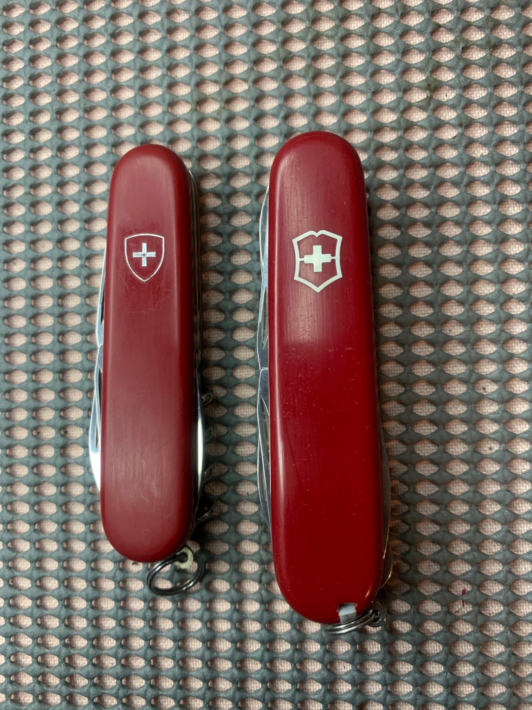 2 Victorinox Knifes Tourist old Cross 84 Mm and Huntsman 91 Mm - Etsy