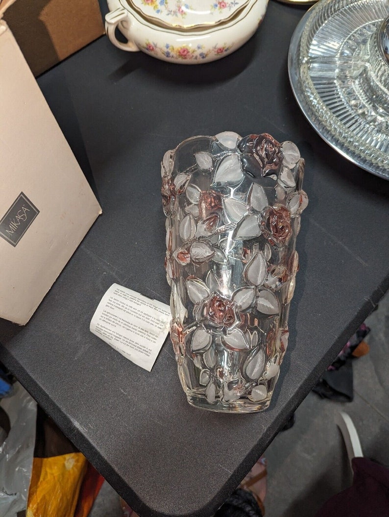 Mikasa Bella Rose Crystal Flower Vase 9.5 Frosted Embossed Roses ...