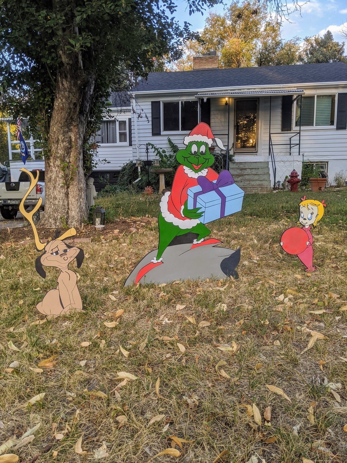 The Grinch Christmas Celebration Yard Art Set, Christmas Decor ...