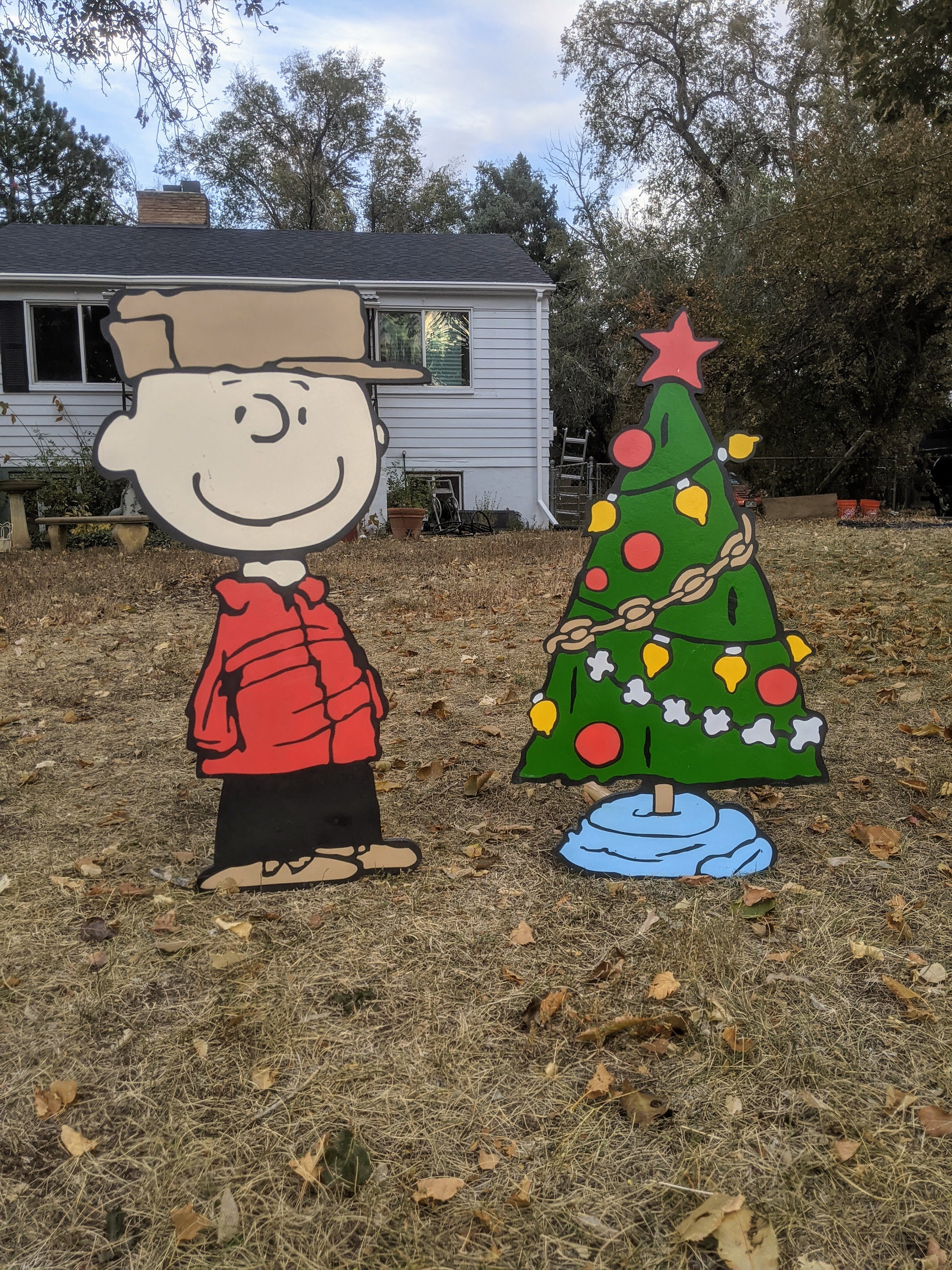 Charlie and Friends Christmas Tree Yard Set Christmas Decor - Etsy