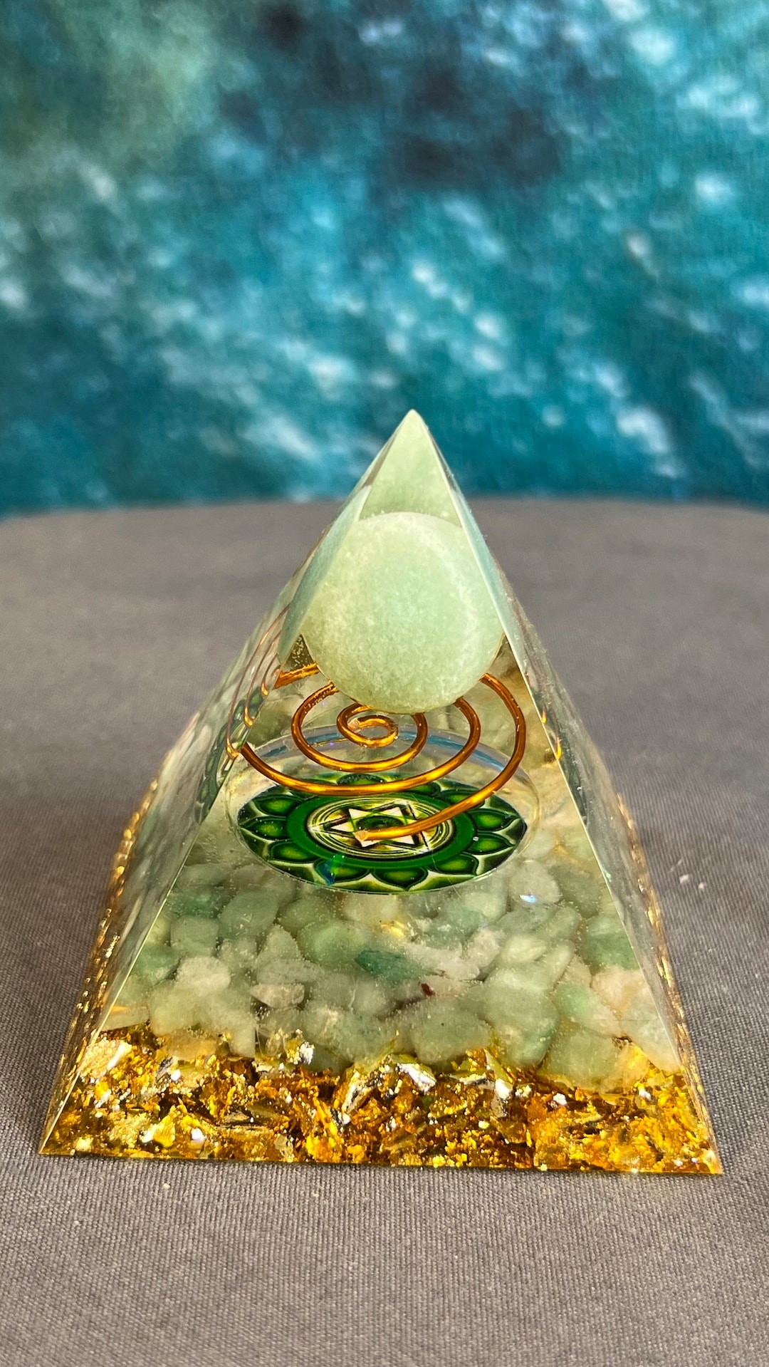 Healing Pyramid / Healing Crystal / Crystal Pyramid / Meditation / Gift ...