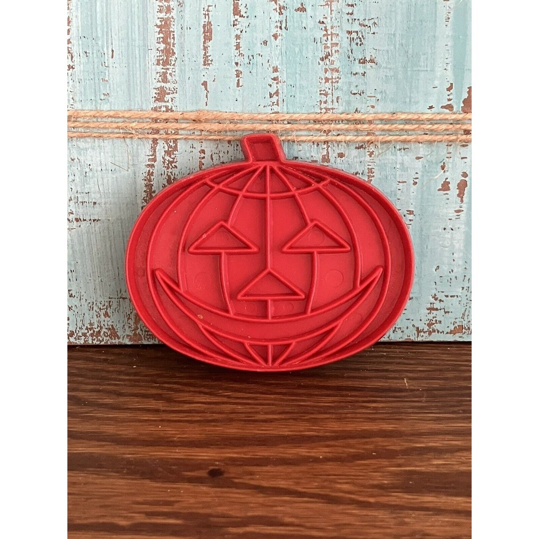 Vintage Halloween Tupperware Jack O Lantern Cookie Cutter Handle ...