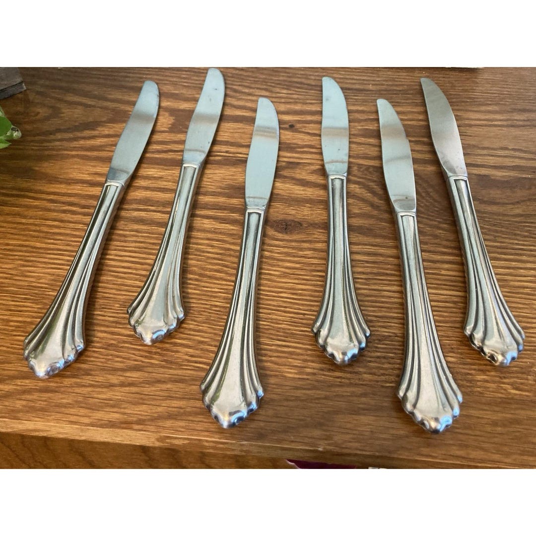 Distinction Deluxe Stainless By Oneida Hh