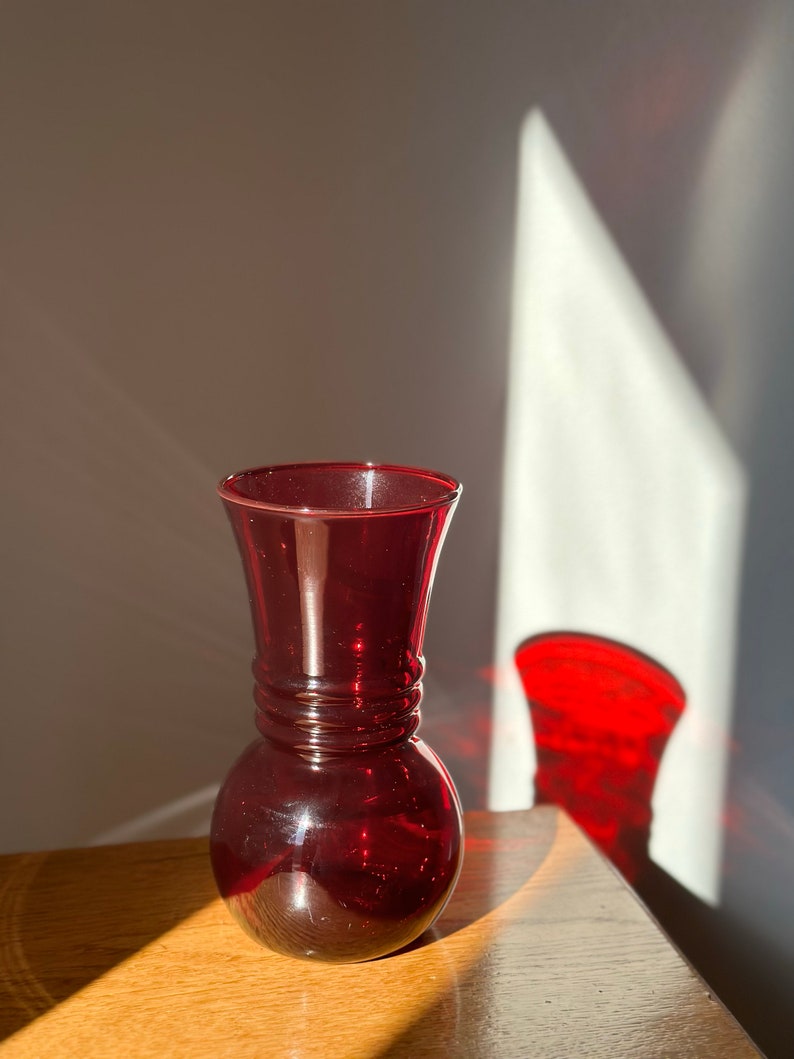 Vintage Anchor Hocking Ruby Red Vase - Etsy