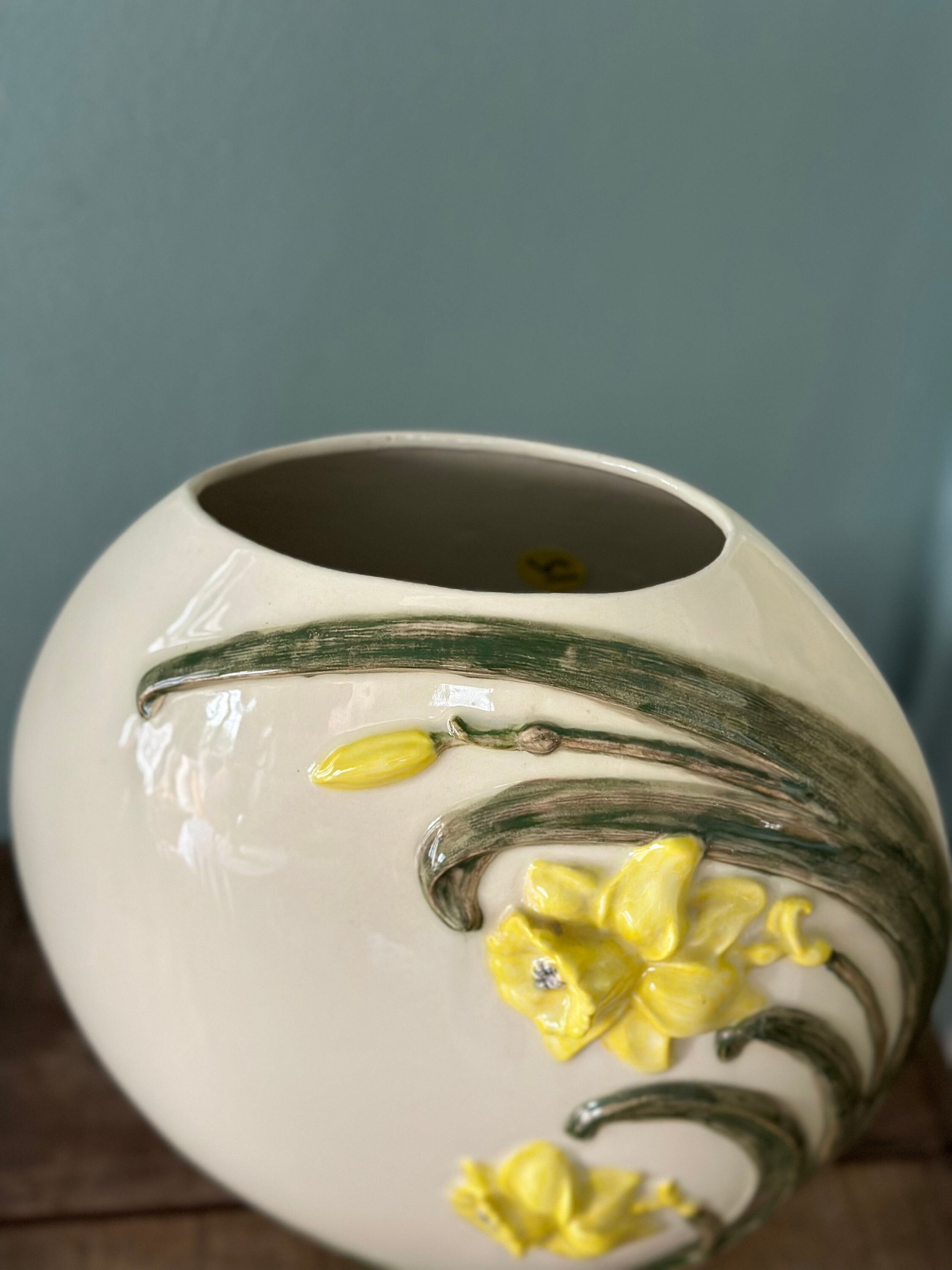 Vintage Hand Painted Daffodil Ceramic Vase - Etsy
