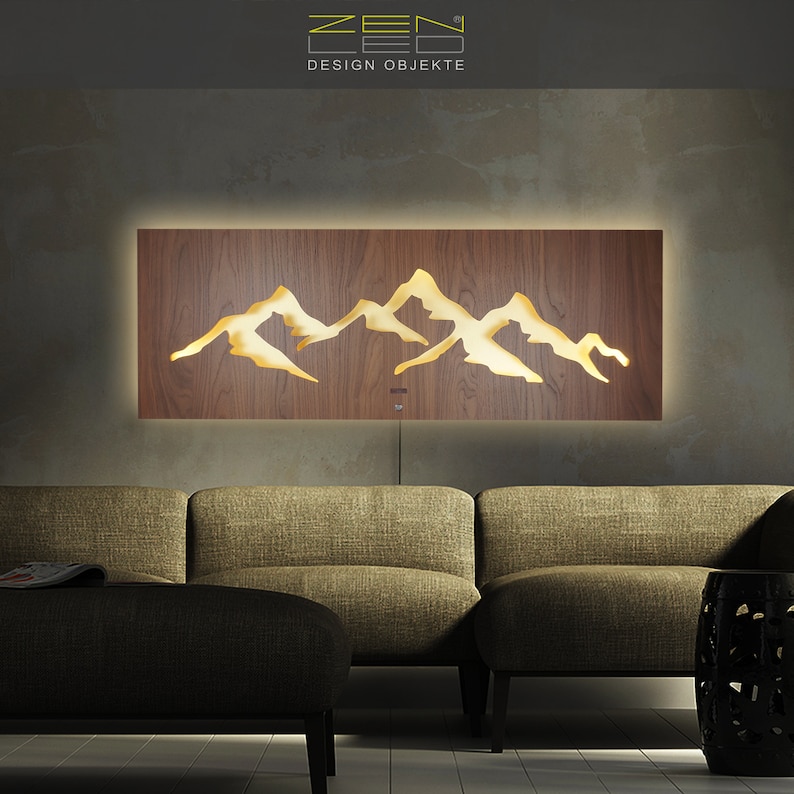 LED Wandbild Berglandschaft Bergkette mit 3D Lichteffekt in Holz auf ...