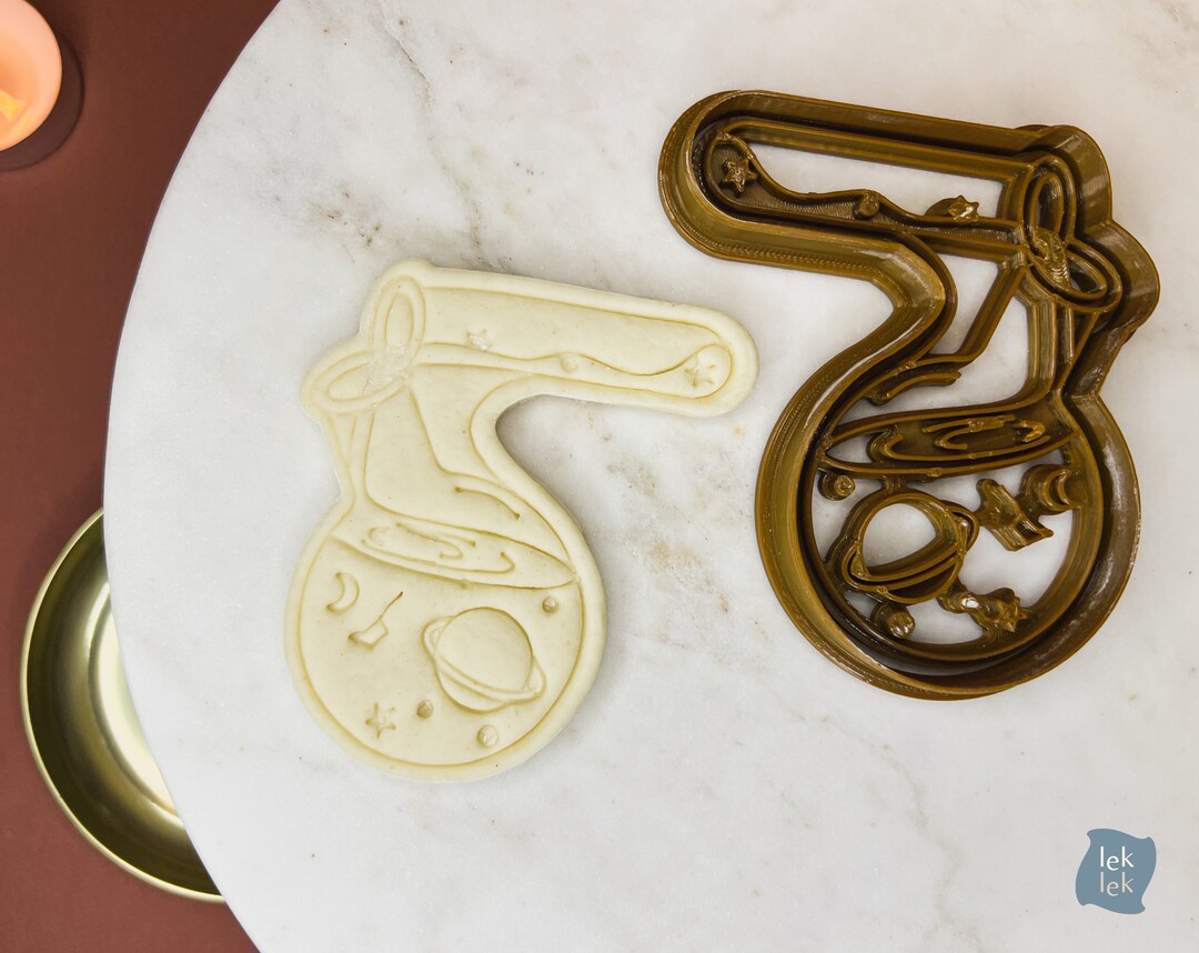 Chemistry Cookie Cutter Science Student or Chemistry Teacher Cookie ...