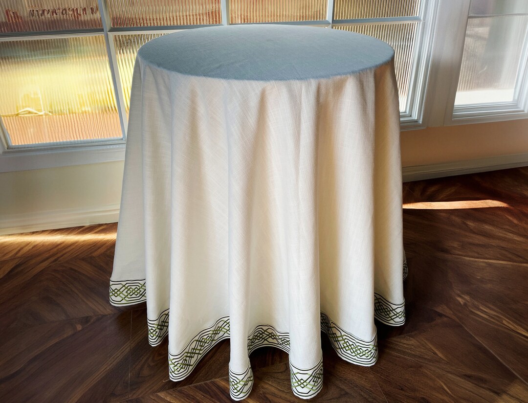 Pleated Ruffled White Table Skirt With Green Trim,round Table Skirt ...