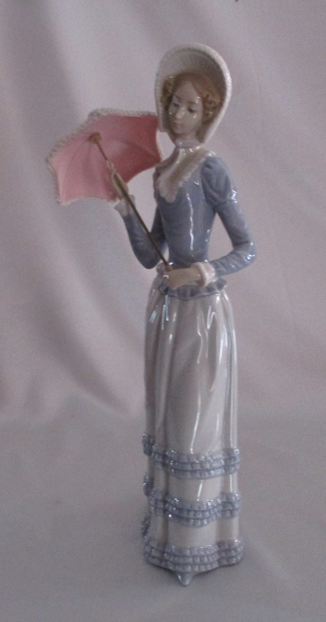 Lladro Figurine No. 4879 Aranjuez Little Lady Circa 1970s Designer ...