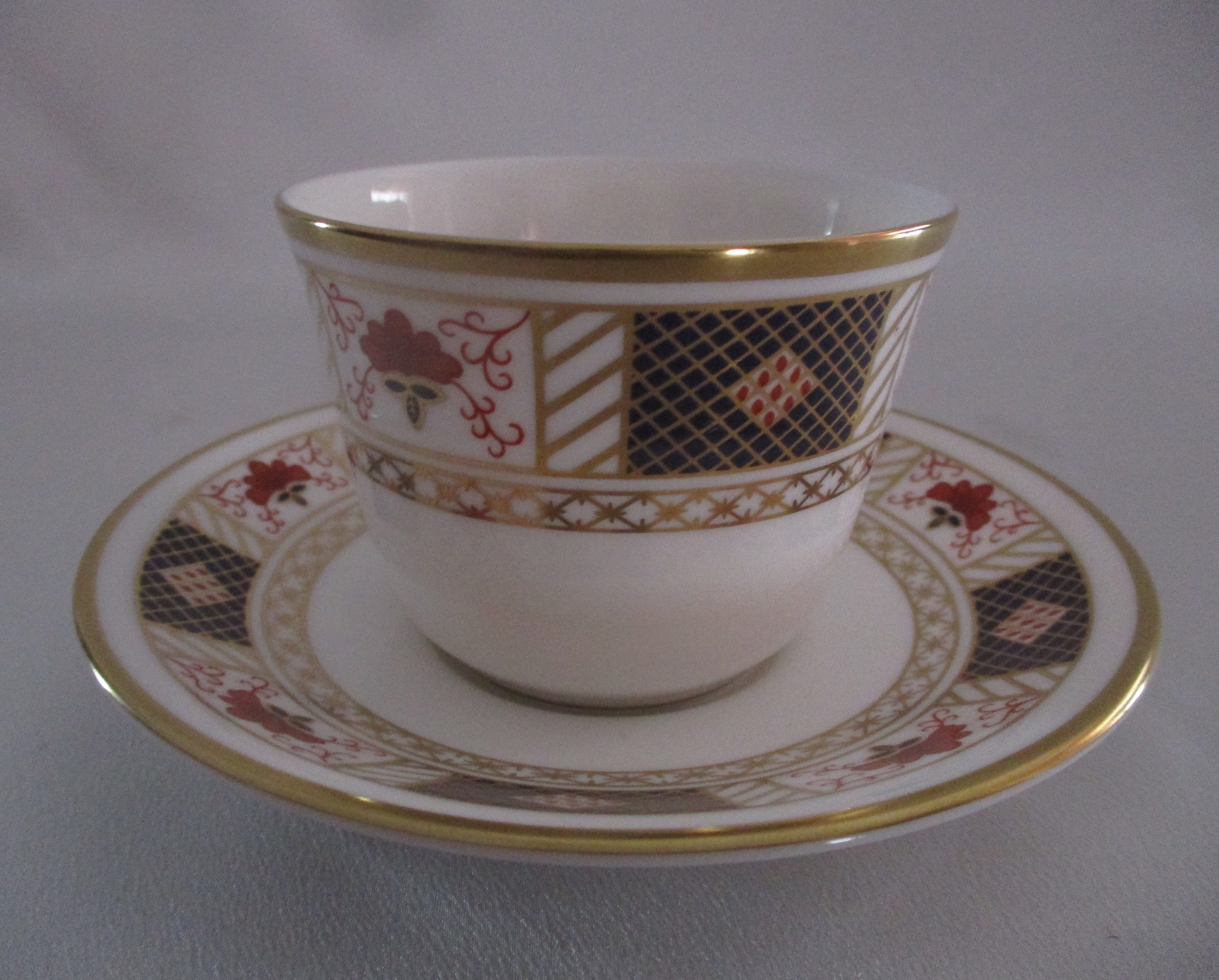 Royal Crown Derby Bone China derby Pattern Flat Cup and Saucer Set Gold ...