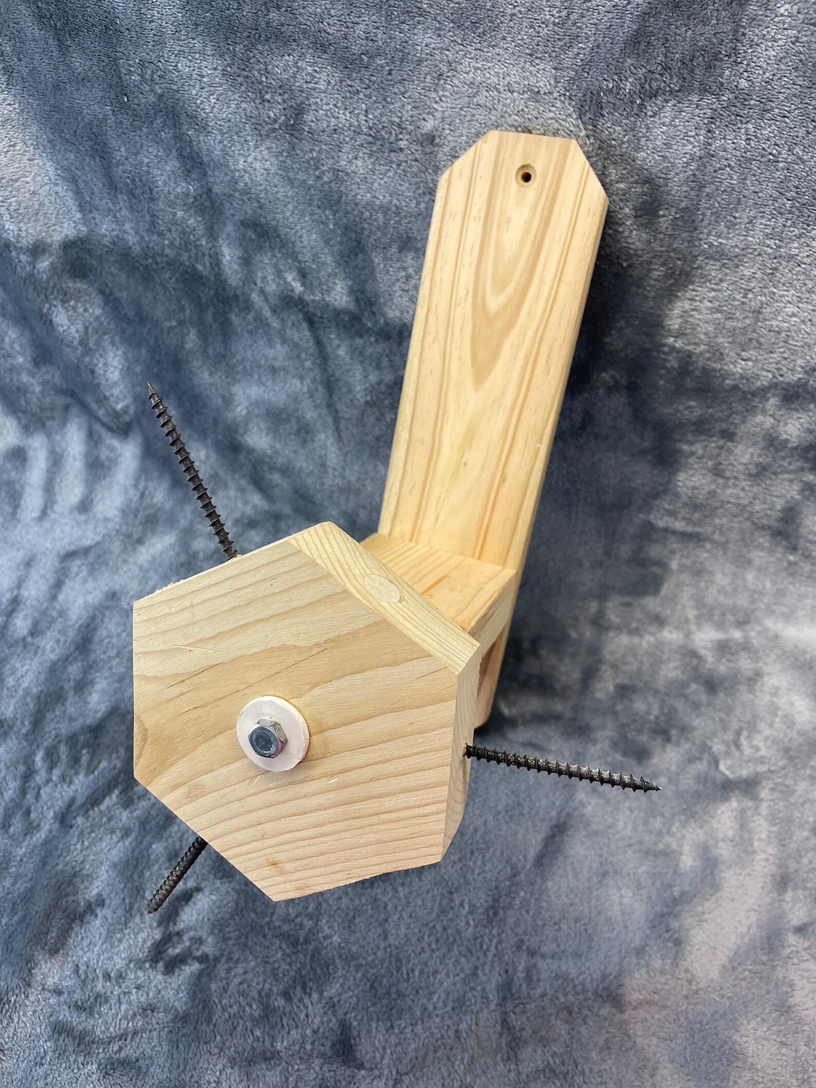 Have Fun Watching Your Squirrels Eat From This Three Corn Cob Spinning ...