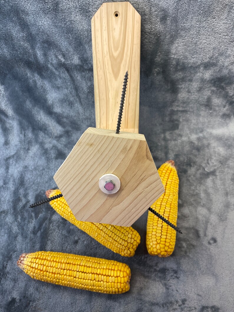 Have Fun Watching Your Squirrels Eat From This Three Corn Cob Spinning ...