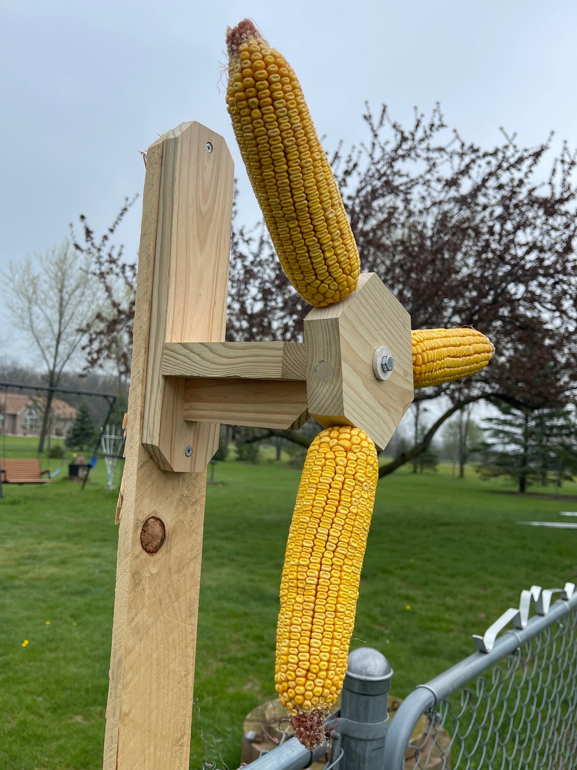 Have Fun Watching Your Squirrels Eat From This Three Corn Cob Spinning ...
