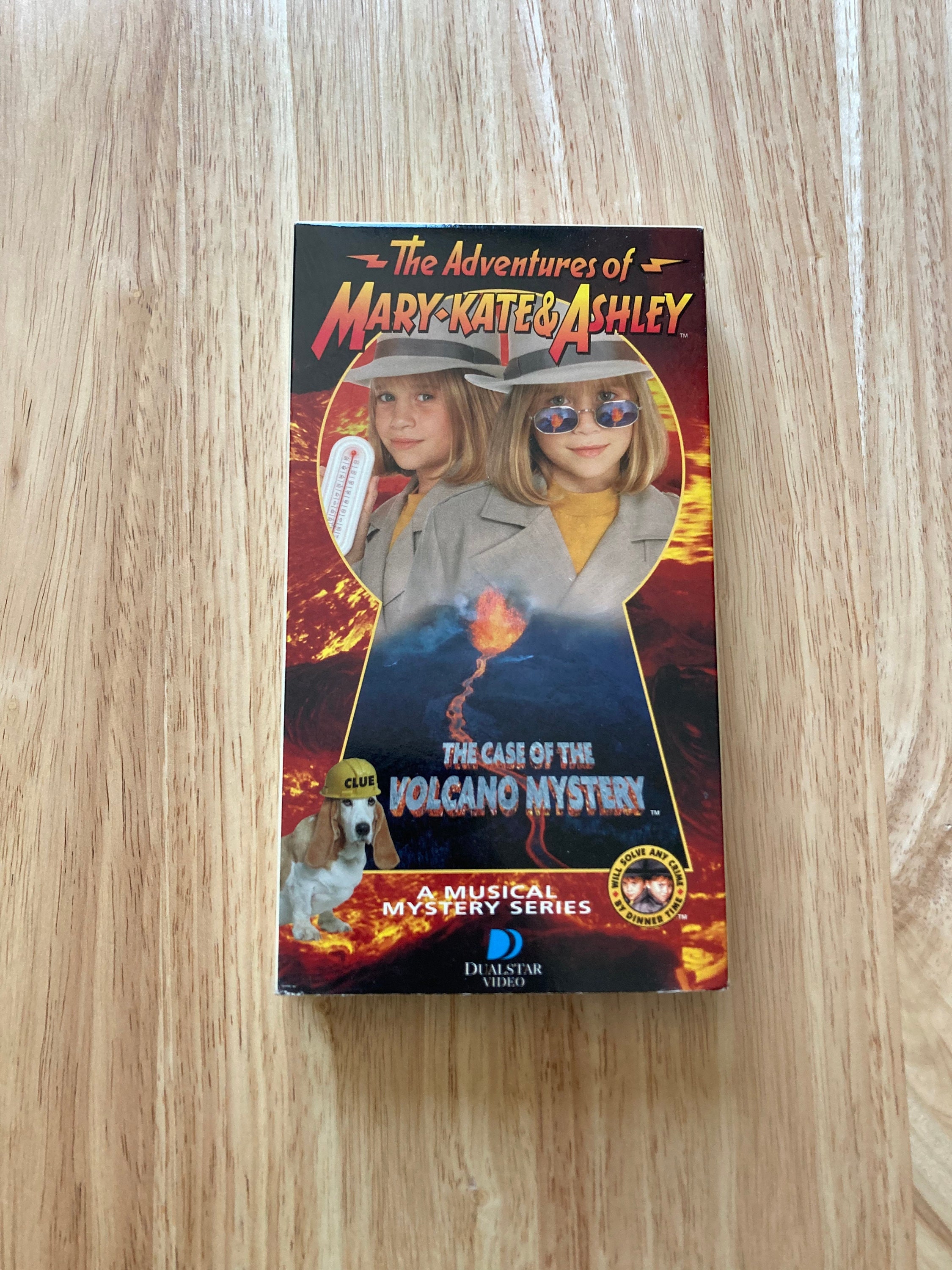 The Adventures of Mary Kate & Ashley the Case of the Volcano Mystery ...