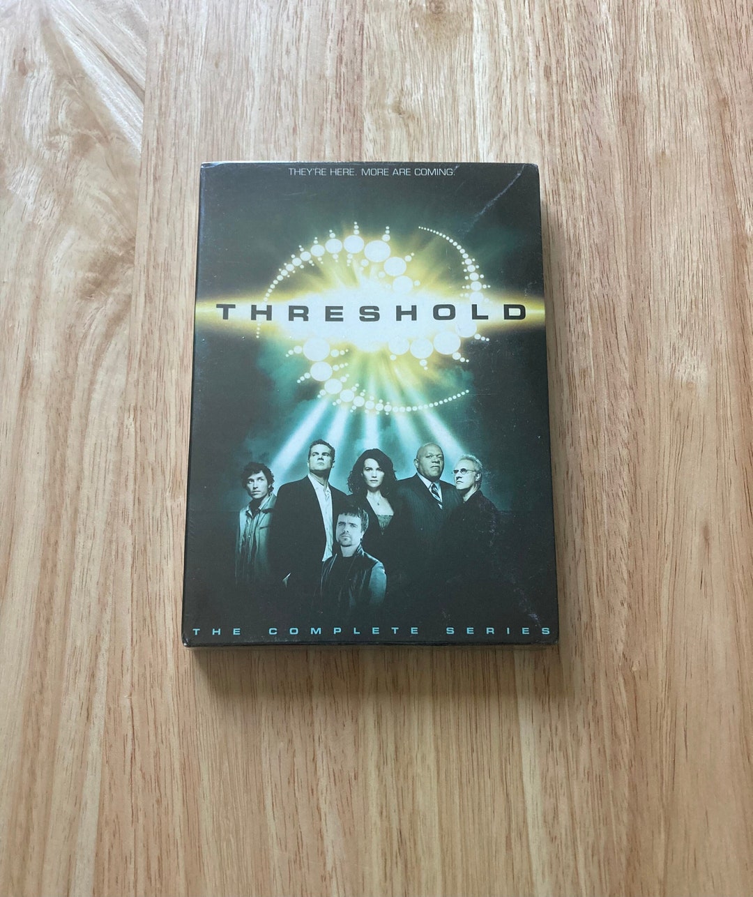 Threshold the Complete Series DVD 2000s Sci-fi Drama Science Fiction/tv Series/aliens/ufo/peter ...