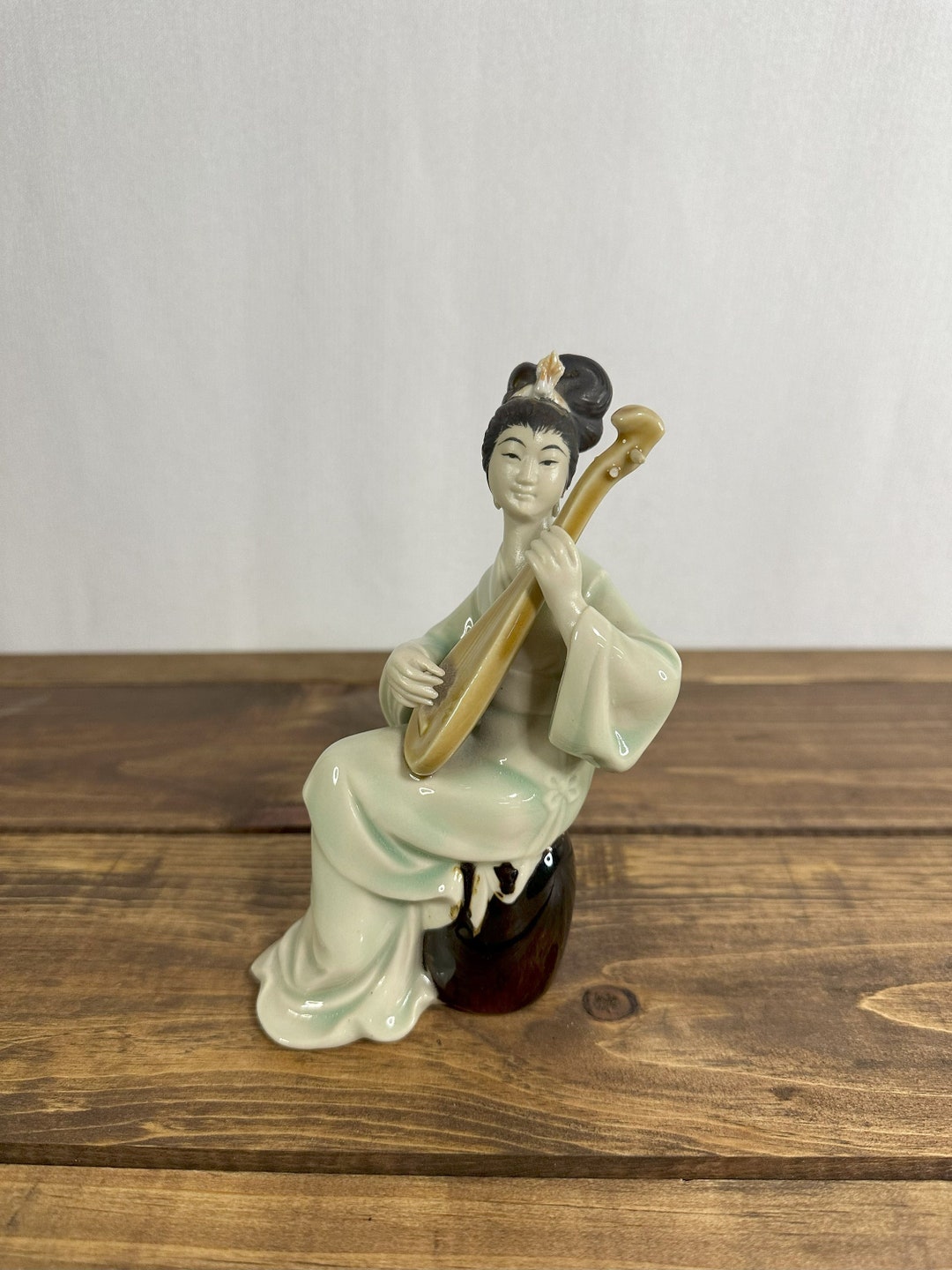 Porcelain Geisha Statue || Geisha and Samisen || Vintage Home Decor ...