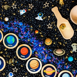 Outer Space Sensory Bin Pour and Play | Open Ended | Pretend Play ...