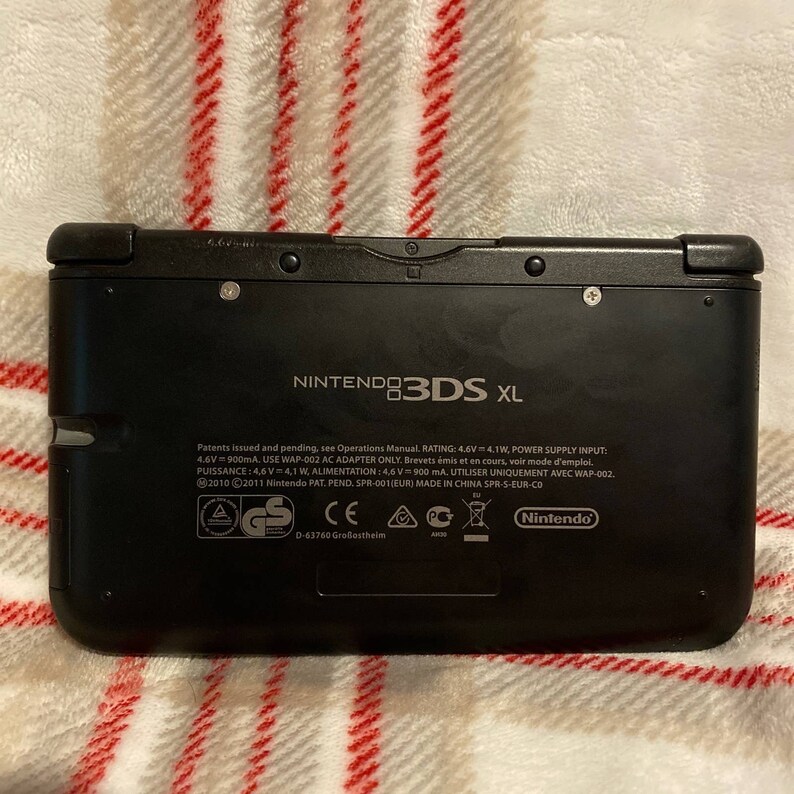 Charizard Nintendo 3DS XL in Black Bundled W/ 64gb SD, Games, Stylus ...