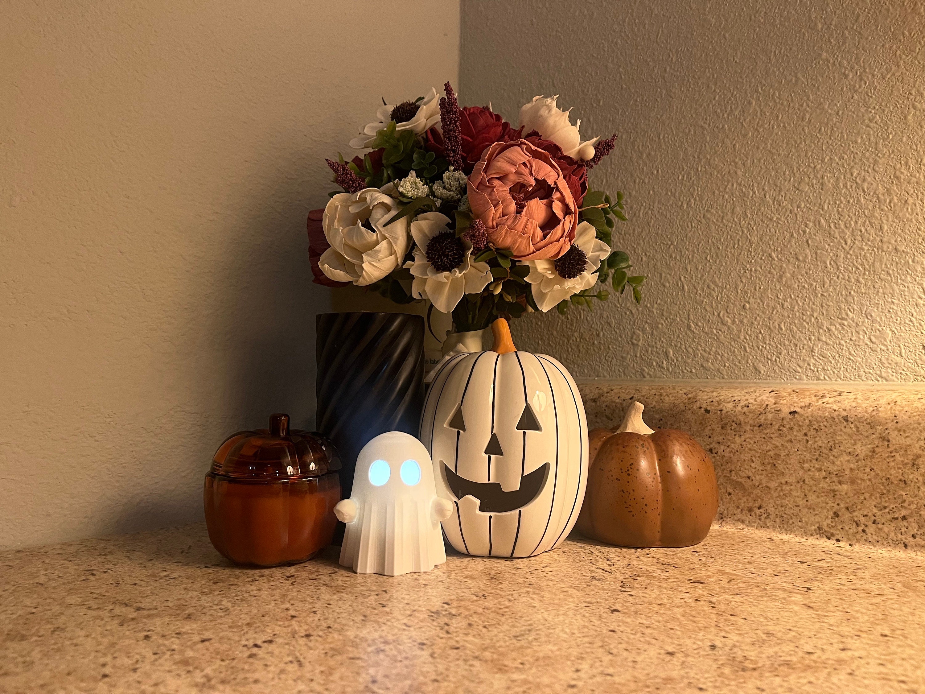 Ghost Light Halloween Ghost Statue Spooky Ghost LED Cute Ghost Light up ...