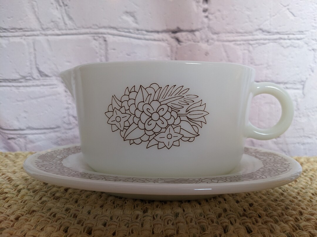 Pyrex Woodland Pattern Gravy Boat and Underplate - Etsy