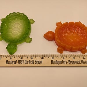 Two Bakelite Turtles Figures/trinket Holders One Orange and One Green ...