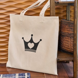 Queen Heart Crown Silhouette SVG Vector, Royal Queen Cut File for ...