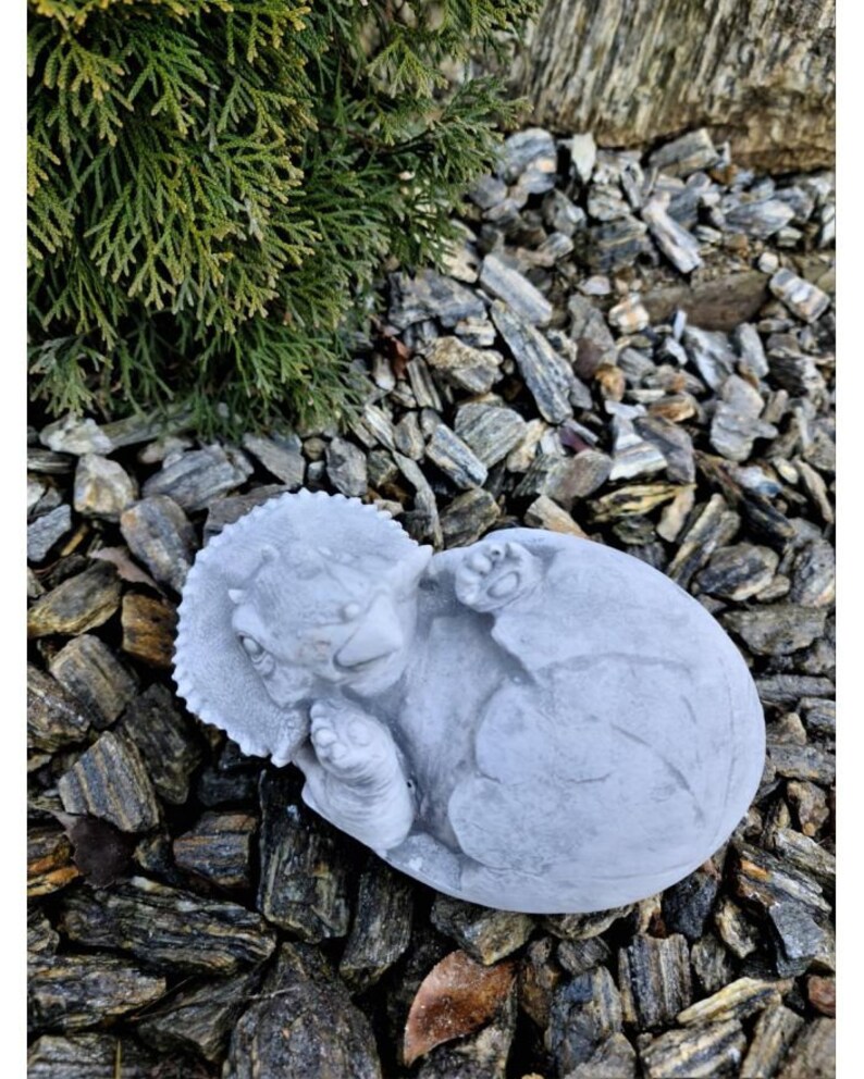 Dinosaur Egg Concrete Statue, Baby Raptor Dino Egg Stone Sculpture ...