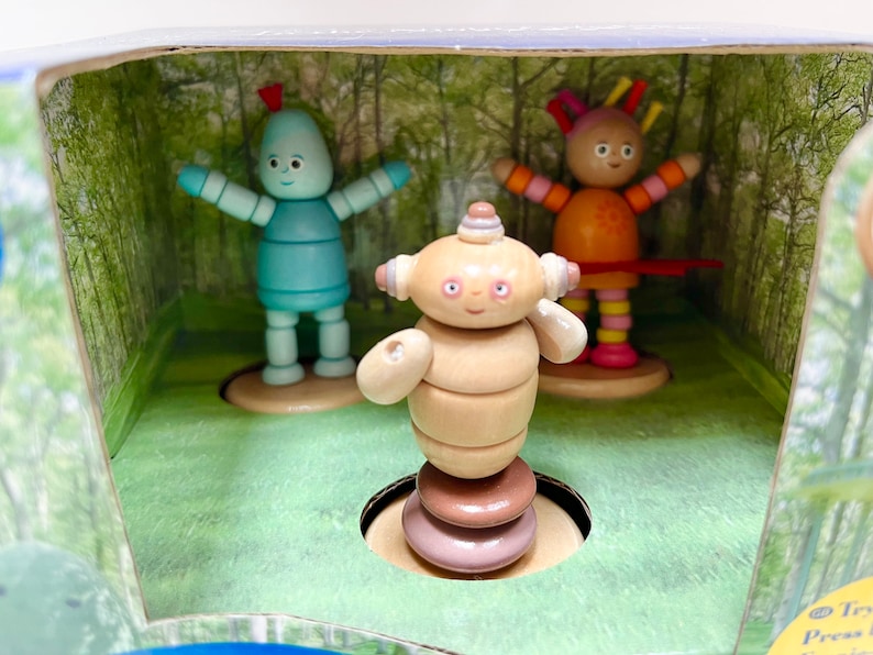 In the Night Garden Wooden Collapsible Figures - Iggle Piggle, Upsy ...