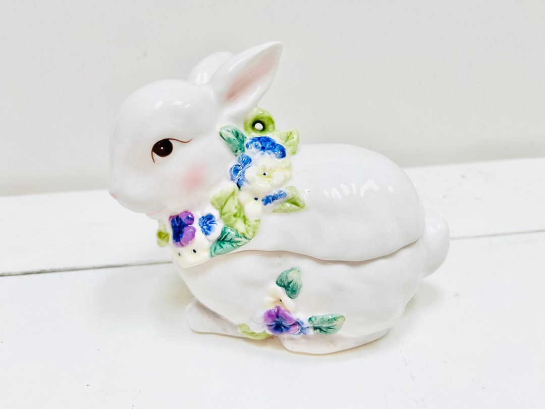 Vintage White Rabbit Bunny Ceramic Trinket Box Jewelry Vanity Flowers ...