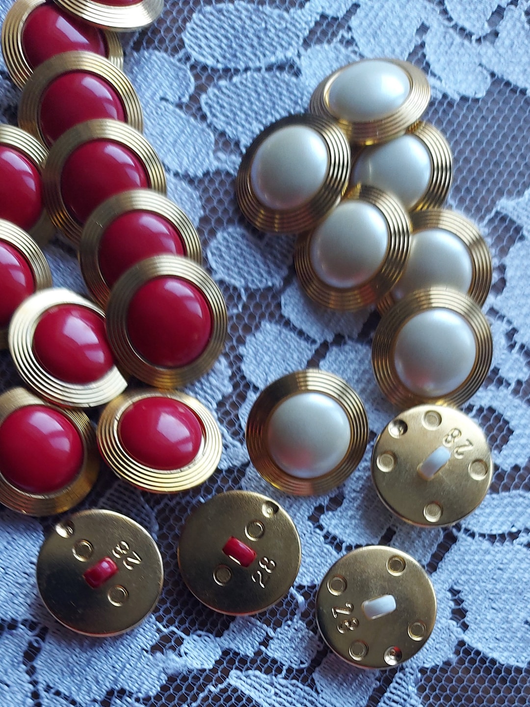 Buttons Red or White, 18mm, Gold Rims, Set of 3 Classy Buttons - Etsy