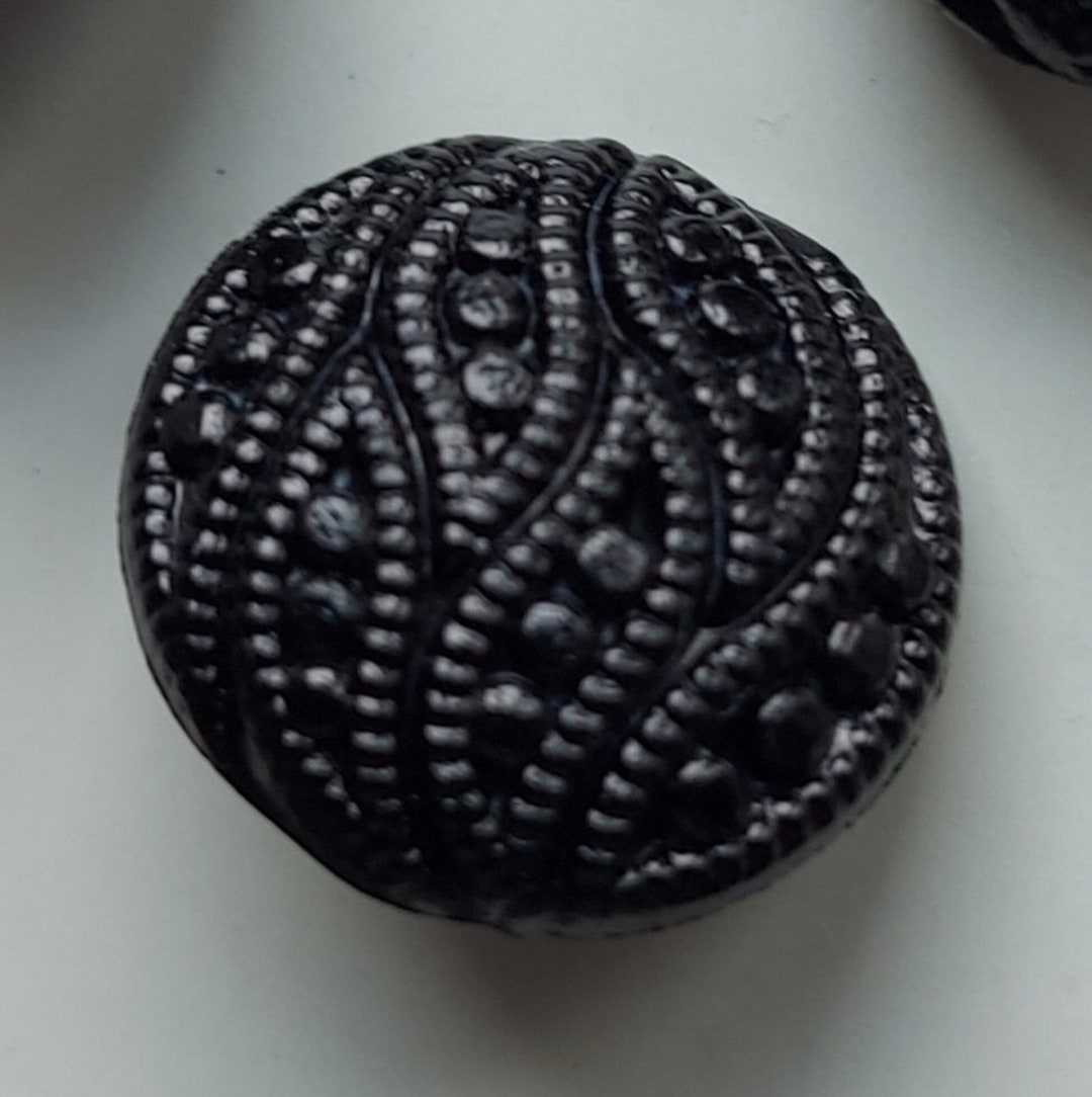 Small Black Buttons Leaf Design 15mm With Shanks Vintage - Etsy