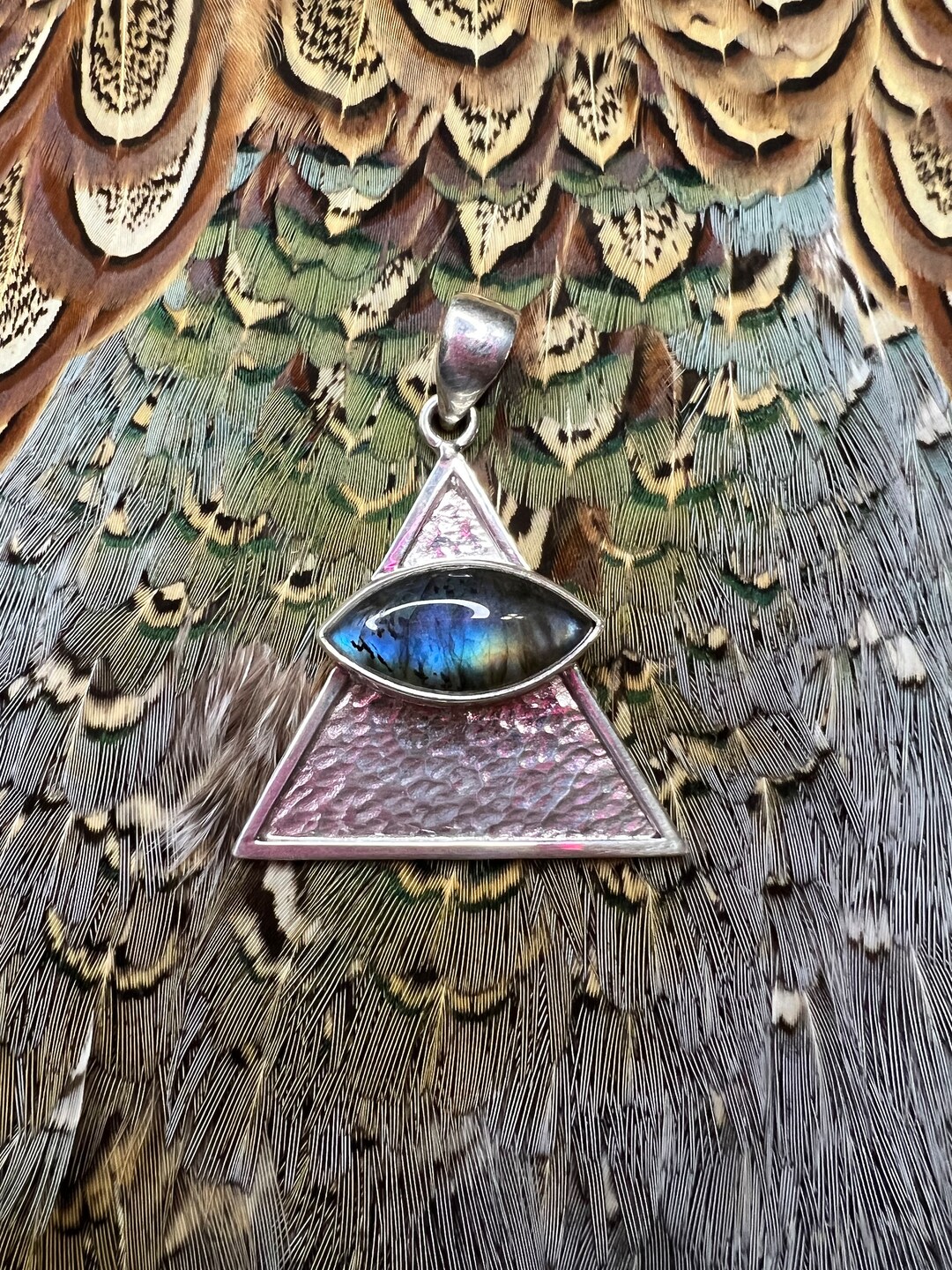 Labradorite Illuminati Pendant - Etsy