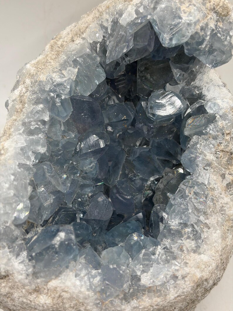 XL 4lb HQ Celestite Celestine Crystal Geode With Rainbows! - Etsy