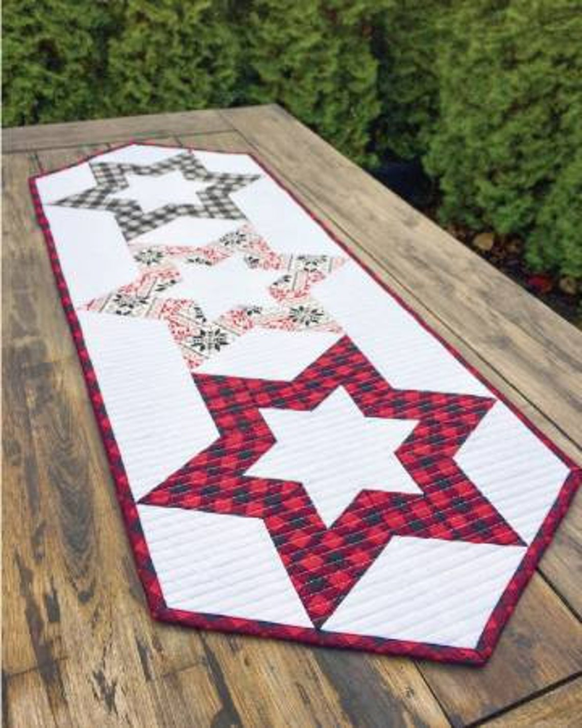 HOLLOW STAR Table Runner Pattern by Krista Moser - Etsy