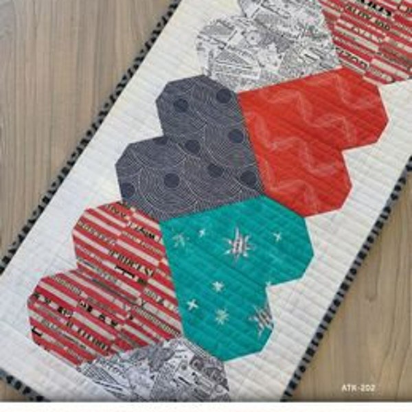 Heart Table Runner - Etsy