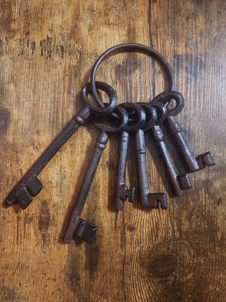 Large Vintage Cast Iron Jailhouse Keys set of 6 - Etsy