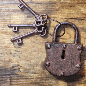 Vintage Cast Iron Large Lock With Keys Decor - Etsy