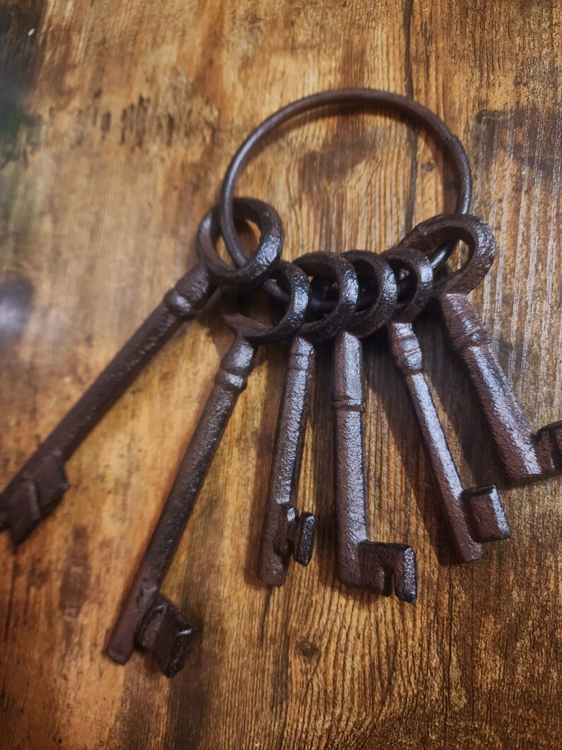 Large Vintage Cast Iron Jailhouse Keys set of 6 - Etsy