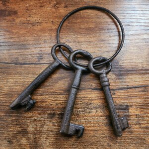 Vintage Cast Iron Jail Keys - Etsy