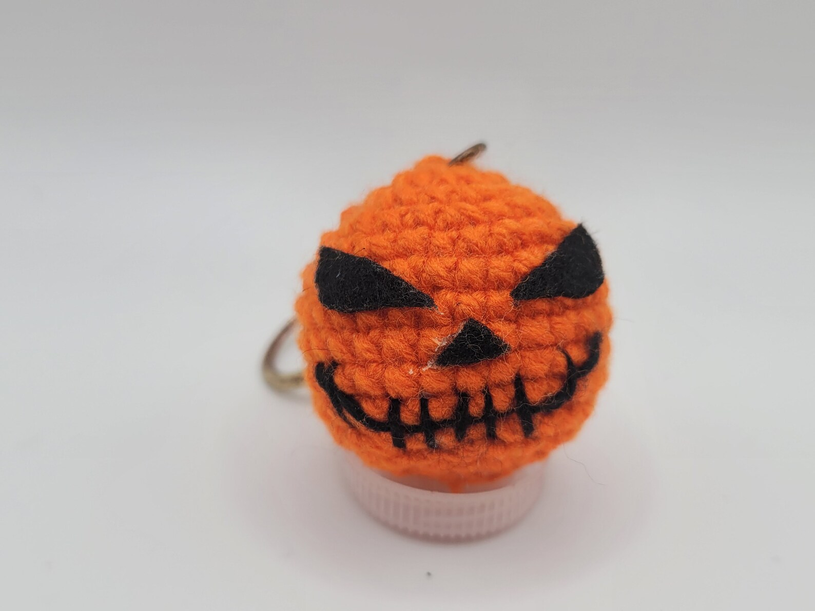 Halloween Crochet Keychain Pattern: Jack O Lantern, Ghost, Cat, Eye ...