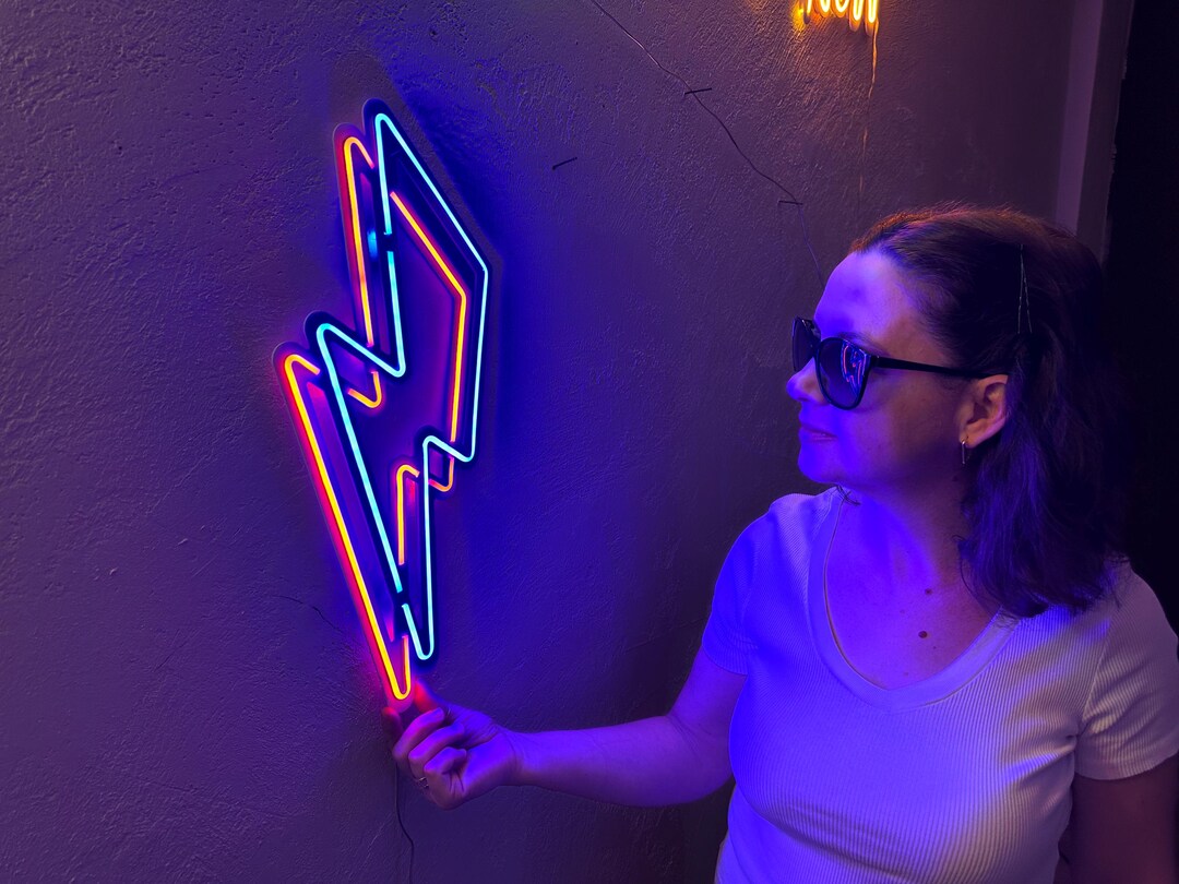 Customizable Lightning Bolt Neon Sign: LED Wall Art for Superhero Decor ...